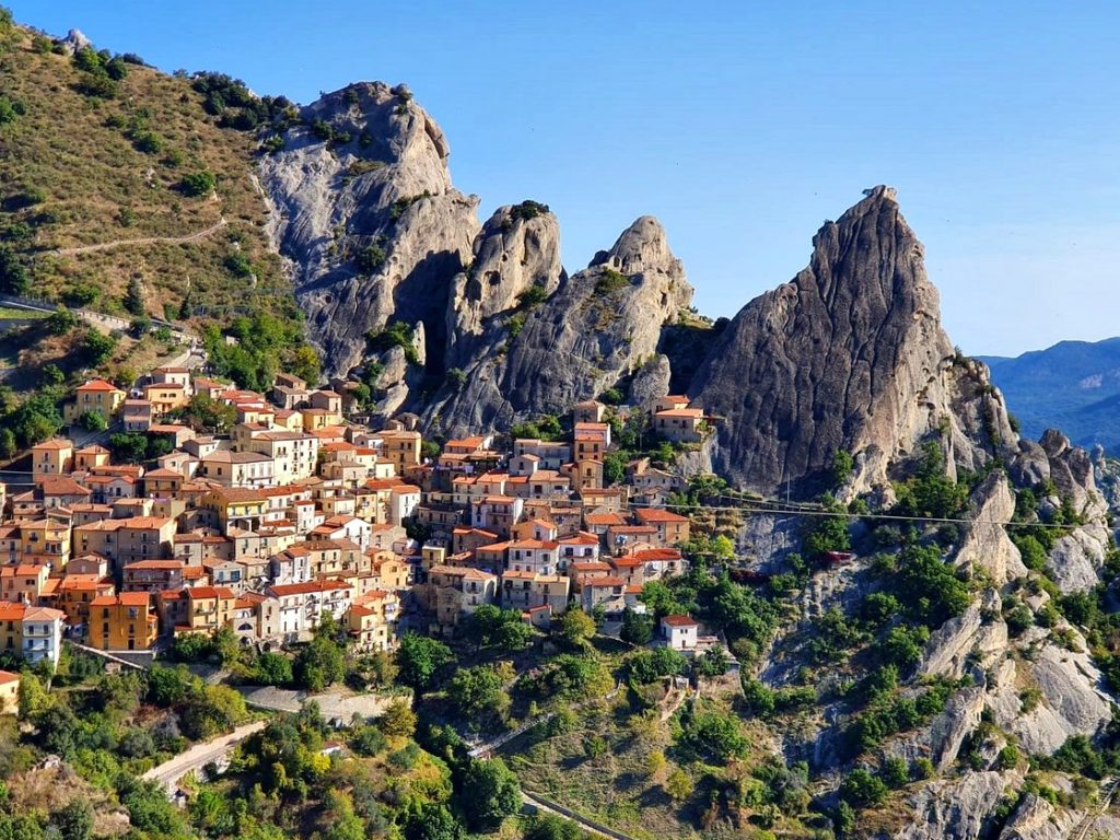 Castelmezzano: gioiello lucano tra i più belli d'Italia